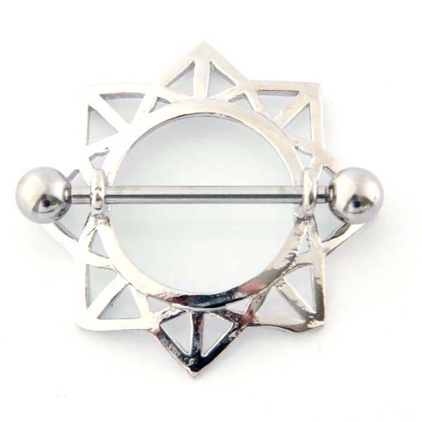 Splendido piercing al capezzolo dal design leggero ed estivo